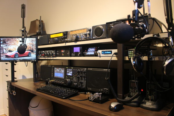 New ham shack design and rebuilt - VA2PV / Laboenligne.ca